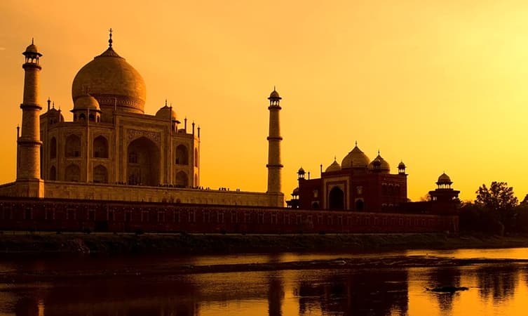 15 Places to Visit in Mathura, Tourist Places & Top Attractions