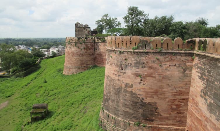 20 Amazing Forts of Madhya Pradesh