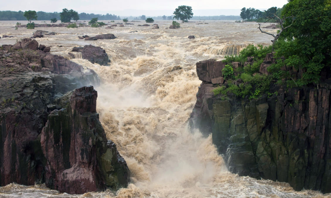 20 Best Waterfalls in Madhya Pradesh