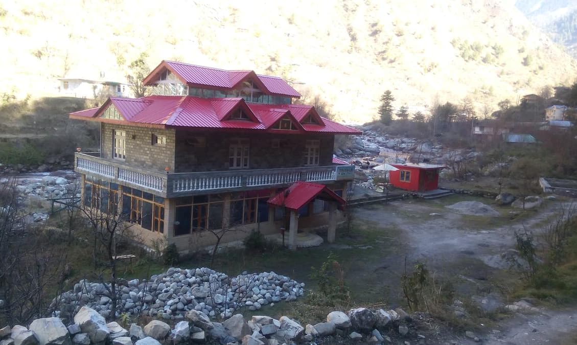 15 Resorts in Kullu, Get Upto 50% off on Kullu Resorts