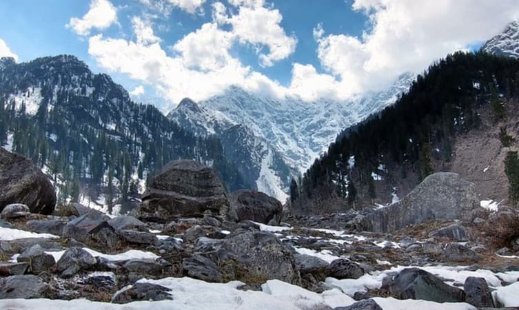 Best Time and Season to Visit Dharamshala in 2025