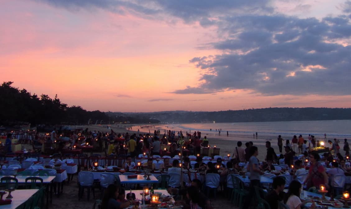 25 Cafes in Jimbaran for Quenching Coffee and Titbits!