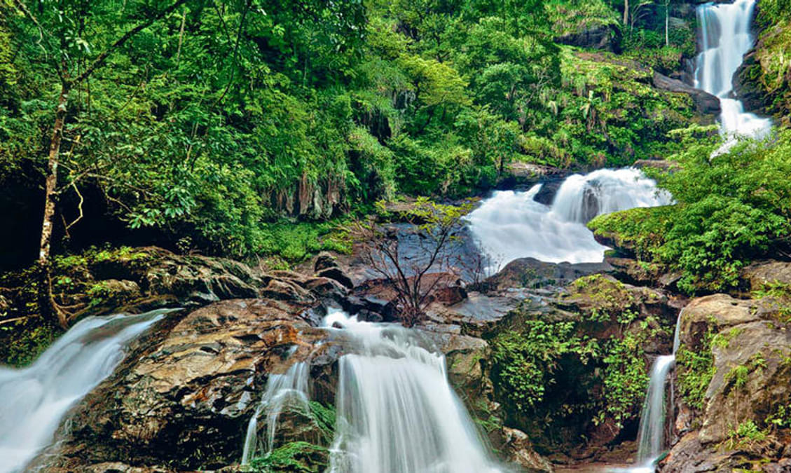 35 Waterfalls in Karnataka with Best Time, Photos & Reviews