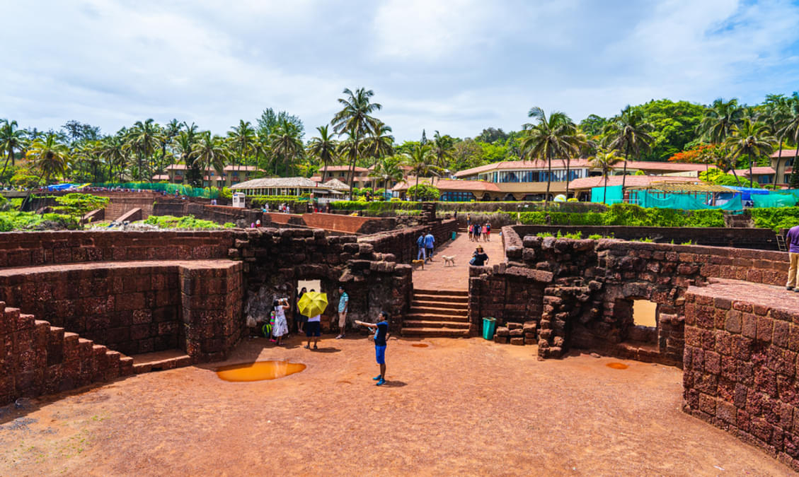 16 Ancient Forts in Goa - Forts in North and South Goa 2023