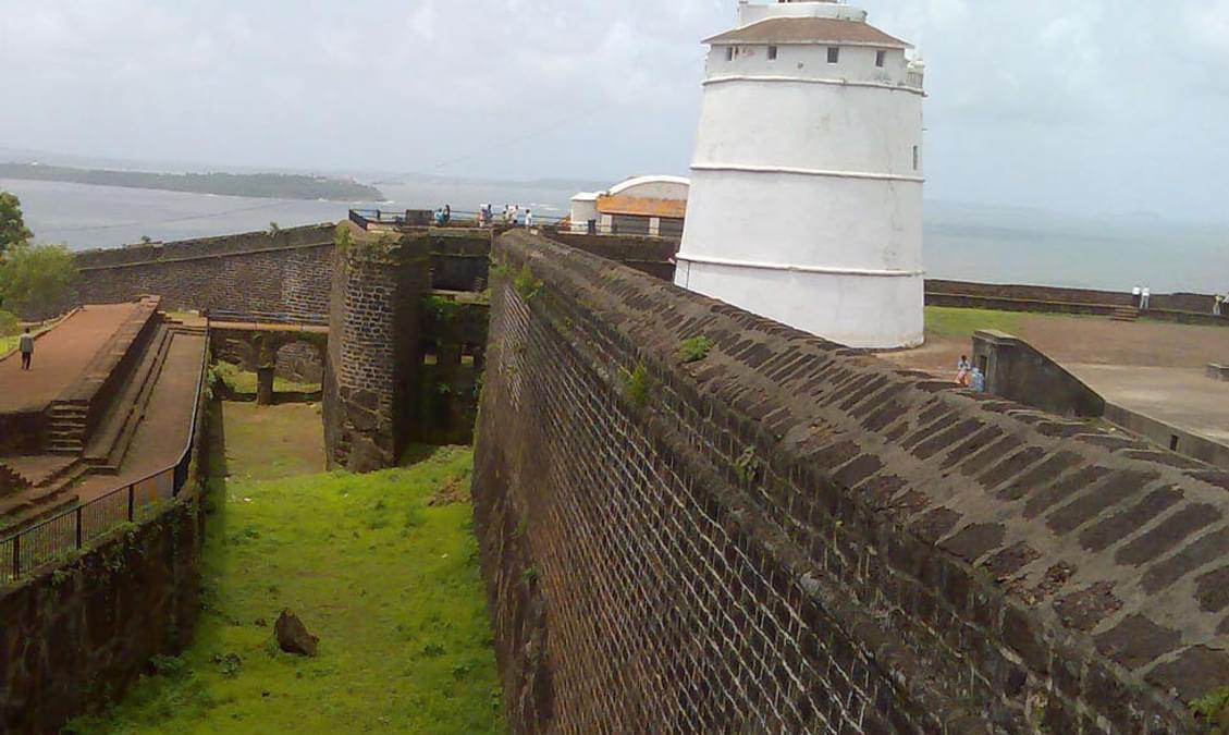 16 Ancient Forts in Goa - Forts in North and South Goa 2025