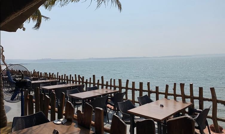 30 Best Pubs & Clubs in Goa for Night Owls (Price & Timings)