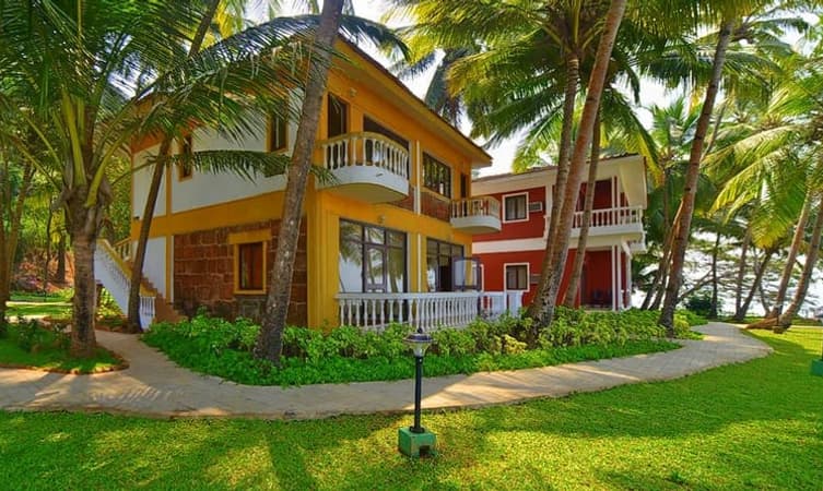 30 Resorts In Goa With Private Beach, Book & Get Upto 50% Off