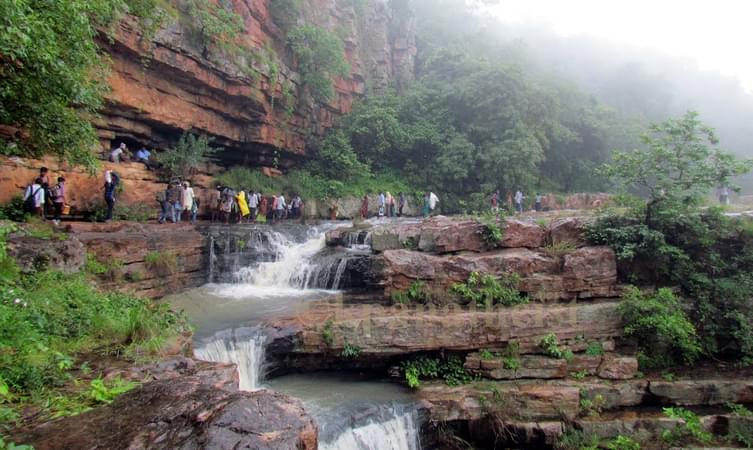 20 Tourist Places Near Hyderabad Within 200 Km: Updated List