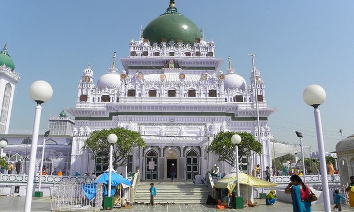 20 Places to Visit Near Lucknow: 2026 (Updated with Distance)