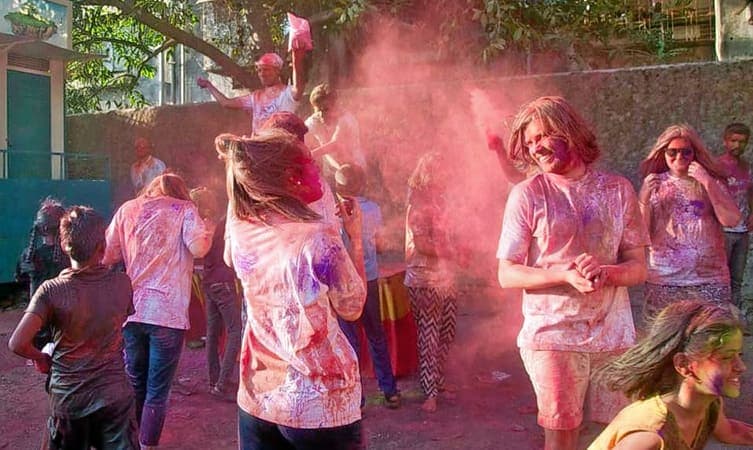 15 Holi Events In Pune 2024: 17th & 18th March Holi Parties