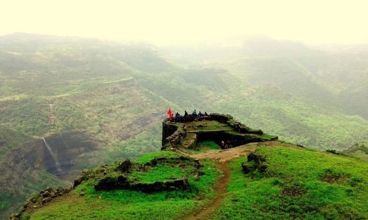 15 Places to visit near Kolhapur: 2026 (Updated with Distance)