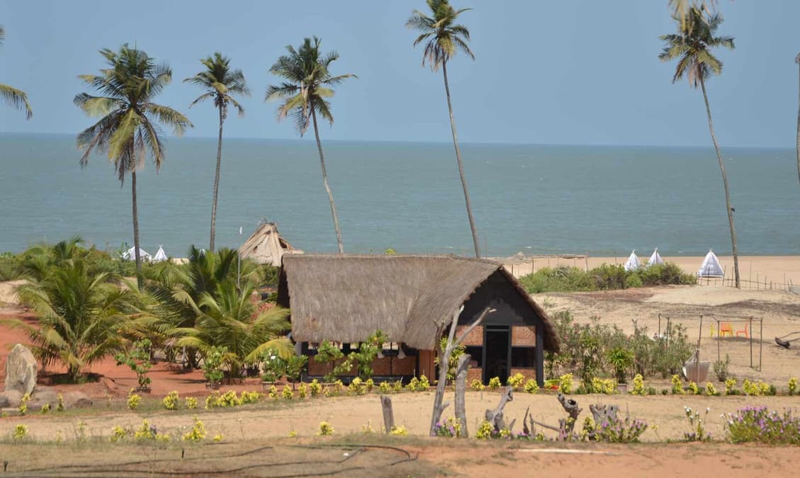10 Tarkarli Resorts with Swimming Pool (With Location & Price)