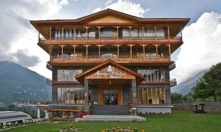 10 Parvati Valley Resorts: 2025 (With Location & Price)
