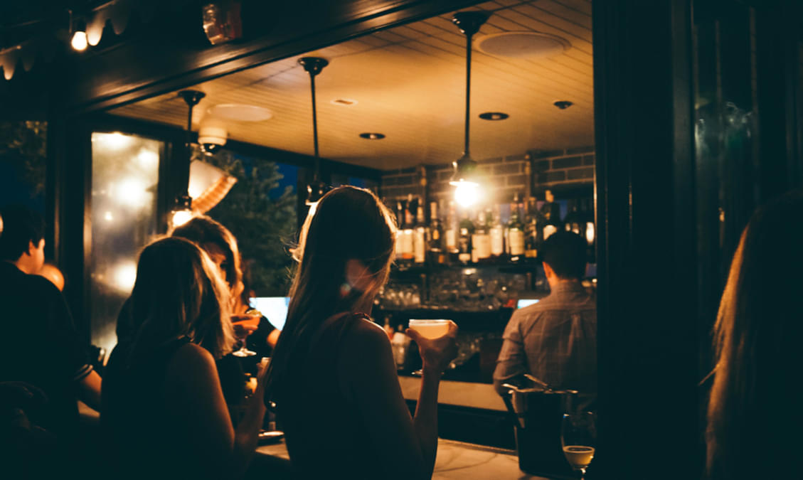 30 Best Pubs & Clubs in Goa for Night Owls (Price & Timings)