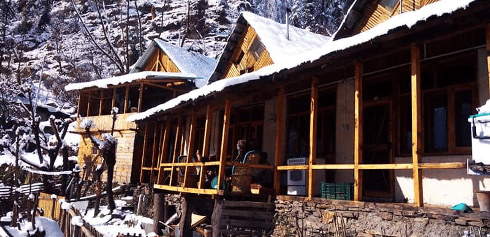 Cedar Wood Homestay In Jibhi | Staycation