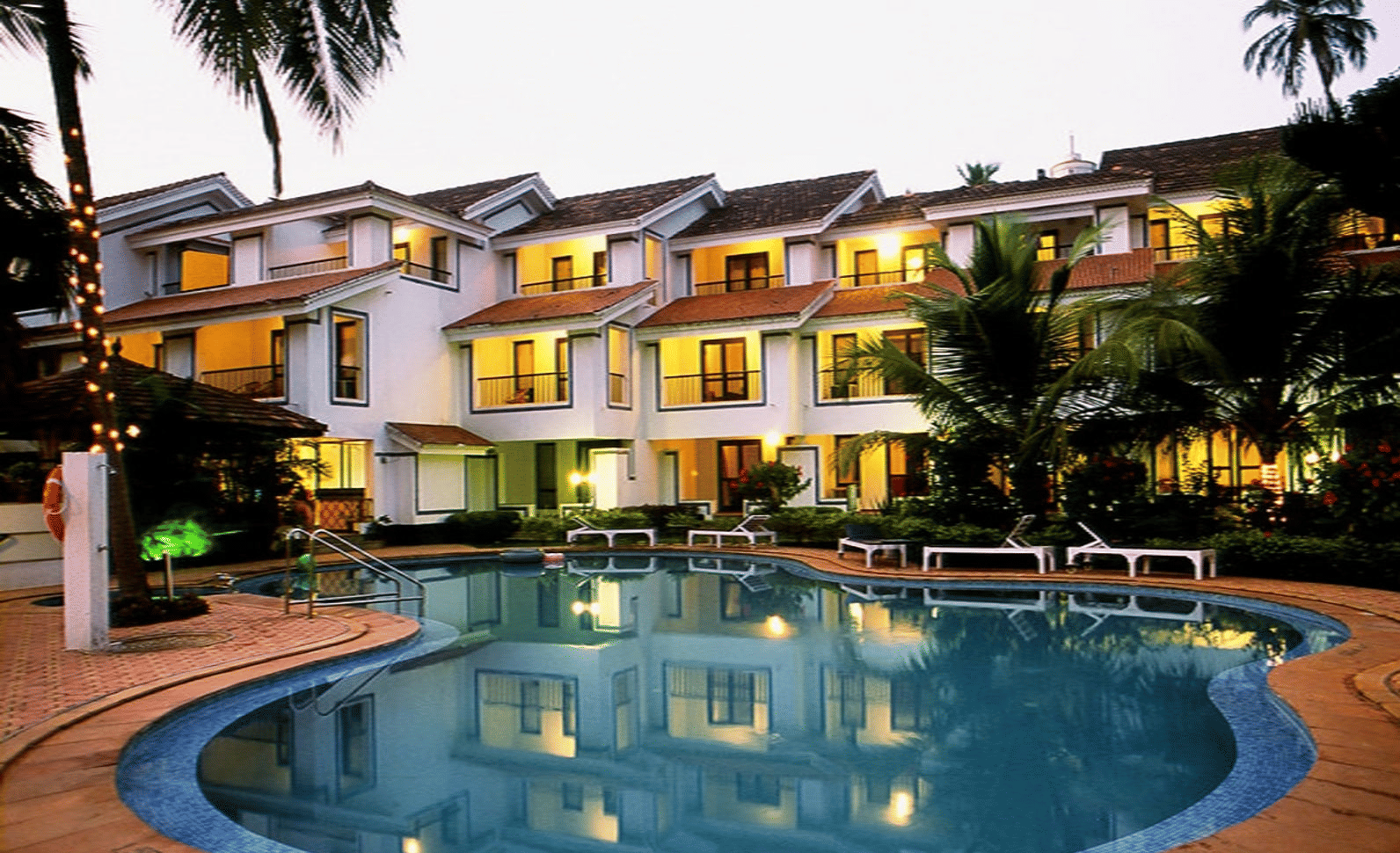 Resort Lagoa Azul, Goa Book @ 10 % Off