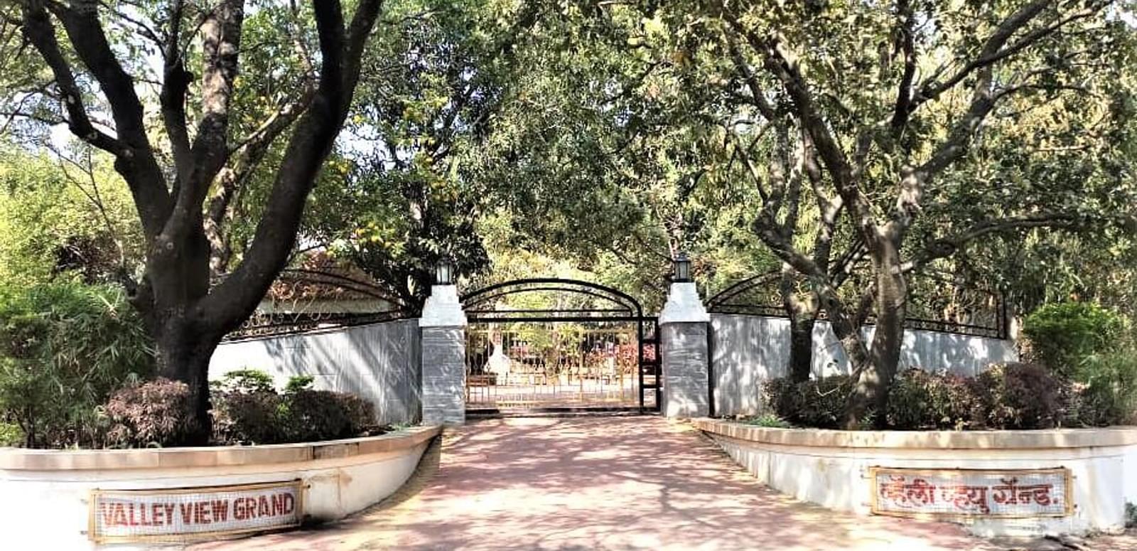 Valley View Resort | Flat 9% Off