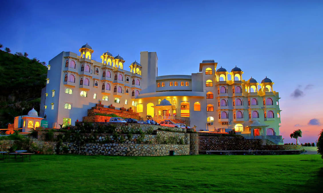 20 Resorts in Udaipur for Couples, Book & Get Upto 50% Off