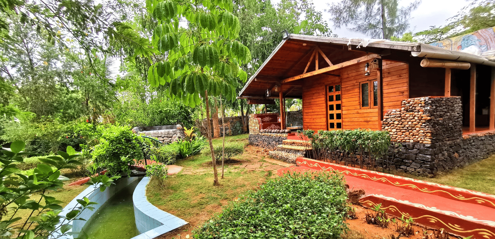 A Farmhouse Tucked In The Lush Greens Of Kanakpura