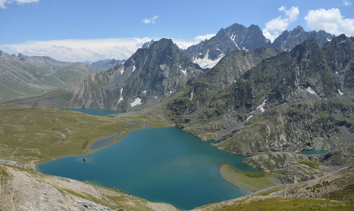 15 Lakes in Jammu & Kashmir You Must Visit in 2024