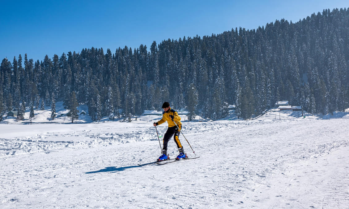 Gulmarg in December: Weather, Top Attractions & Best Activities!