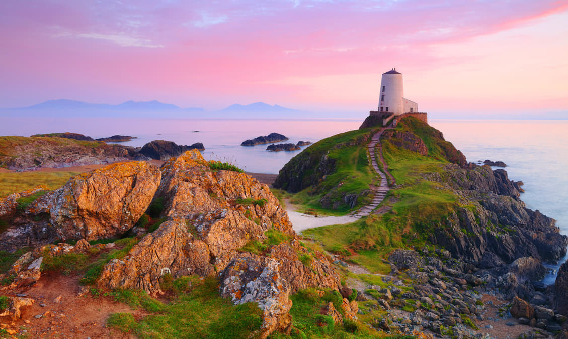 10 Beaches Near Birmingham For A Seaside Trip!