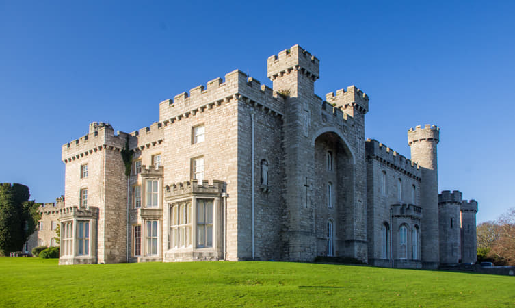 5 Castles In Liverpool You Must Visit For A Historical Day Tour!