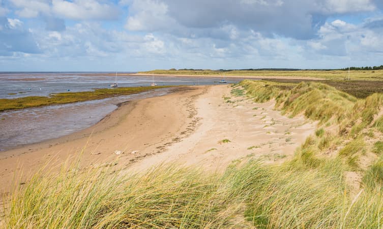 15 Liverpool Beaches You Need To Visit For A Soothing Day-Out