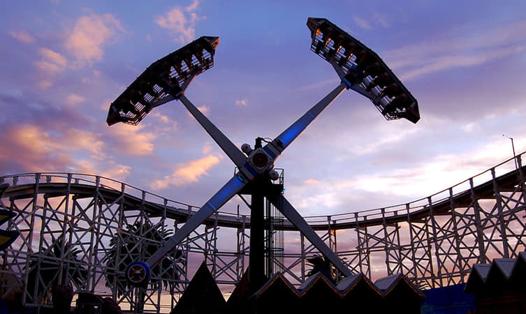 15 Luna Park Rides Melbourne For An Epic Thrilling Experience