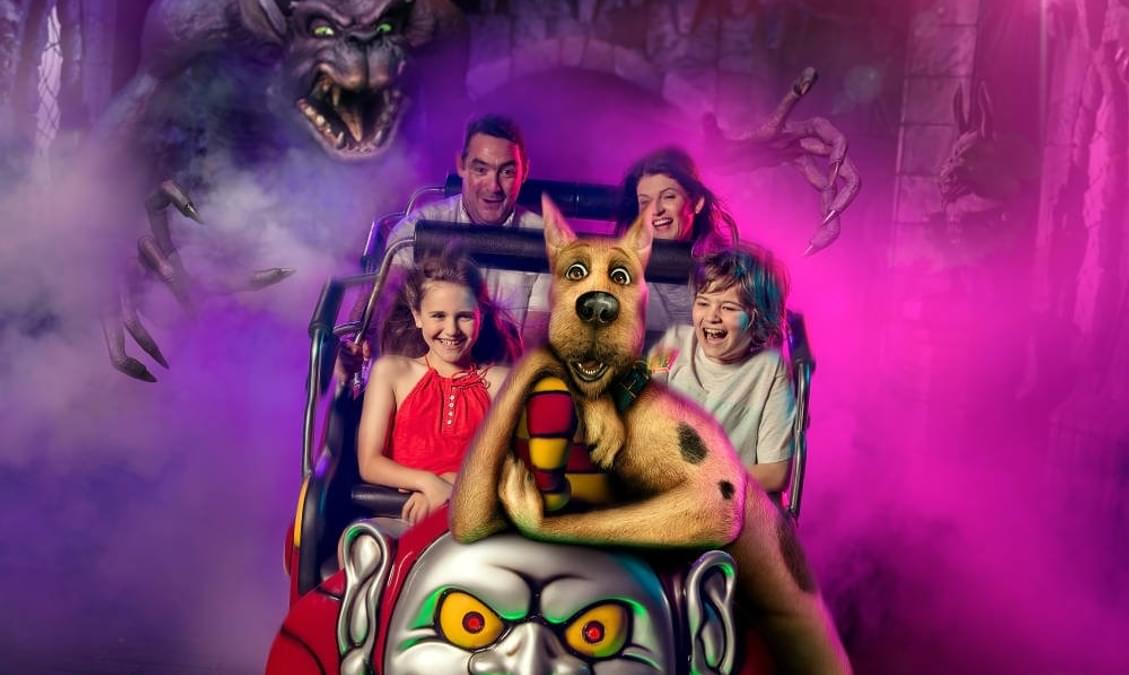 10 Warner Bros Movie World Rides That You Must Try!