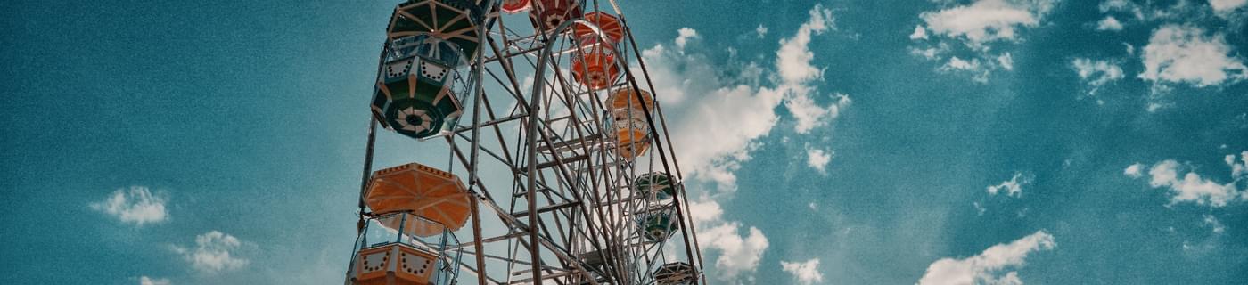 10 Warner Bros Movie World Rides That You Must Try!