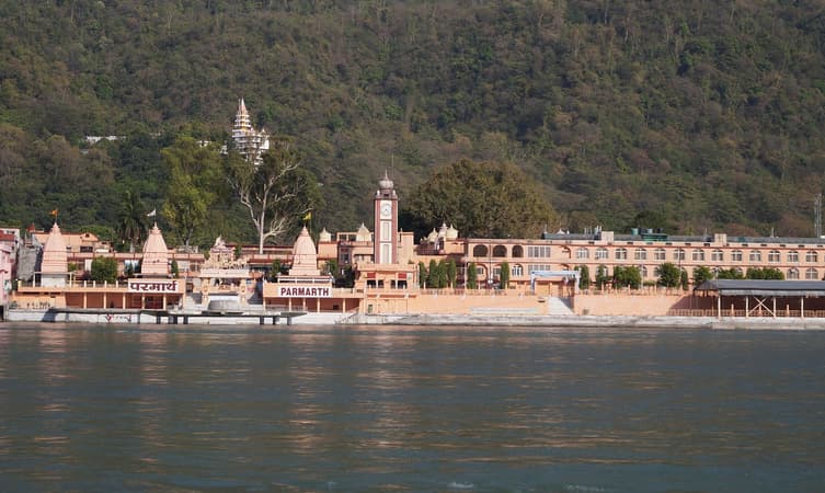 7 Ghats In Rishikesh To Visit For Ganga Snan