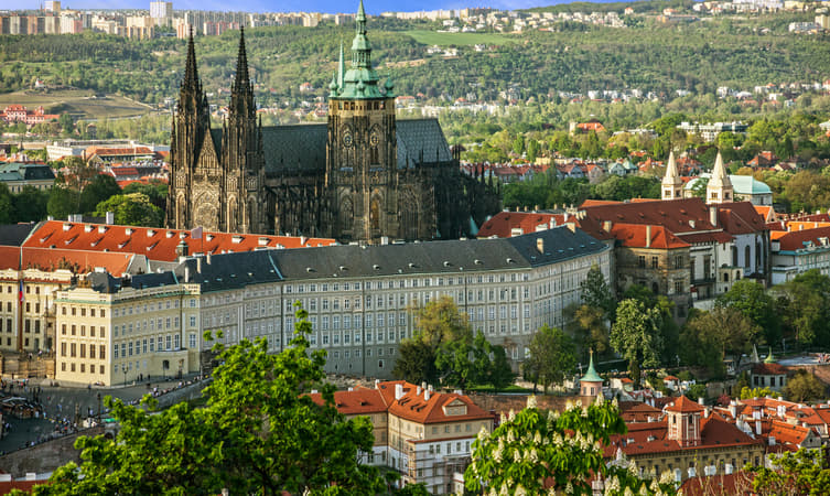 20 Castles In Europe You Must Visit For A Historical Day Tour!
