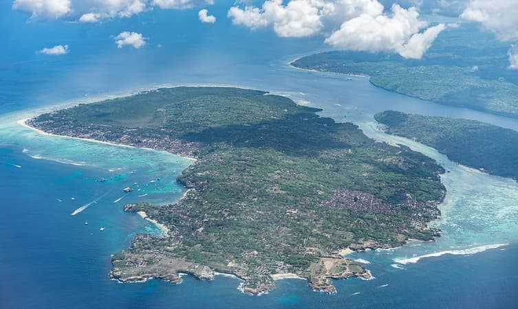 10 Islands Around Bali For A Relaxing & Fun Vacation!