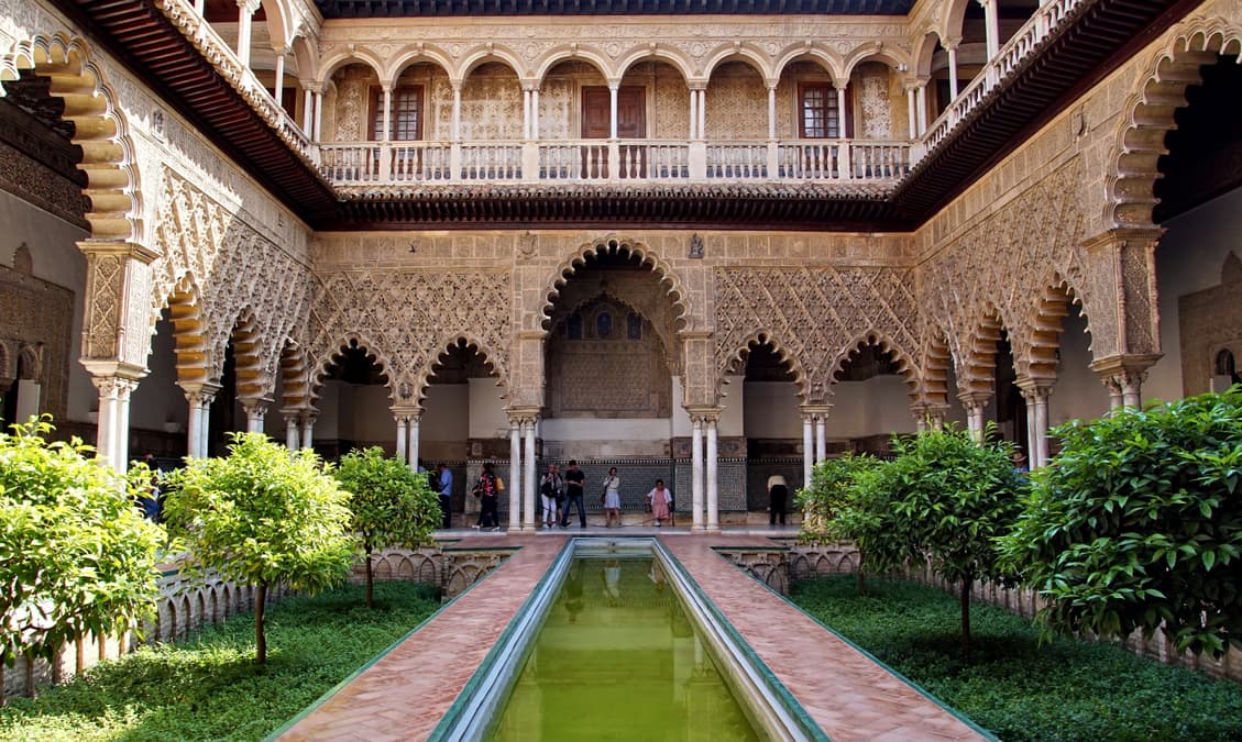 10 Top Things To Do Inside The Royal Alcazar Of Seville!