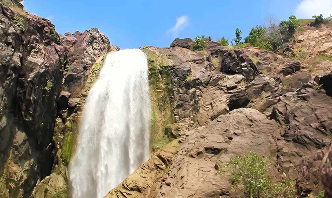 15 Waterfalls Near Hyderabad - Distance & Best Time (Updated)