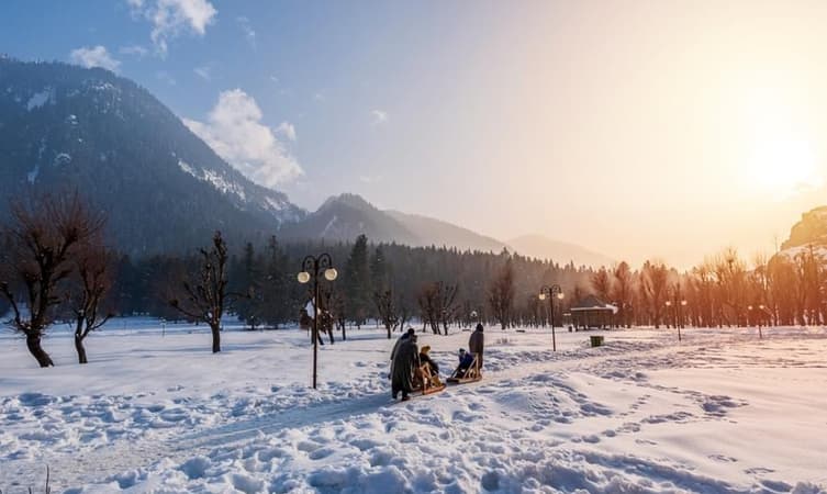 Pahalgam In December: Weather, Activities, Attractions & More!