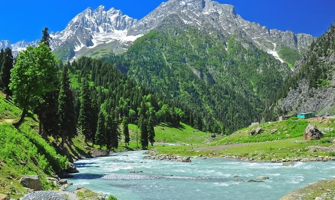 9 Valleys in Jammu & Kashmir You Must Visit for Scenic Beauty!