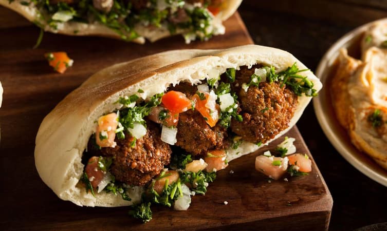 15 Best Saudi Dishes to Try in 2026 | Traditional Saudi Food